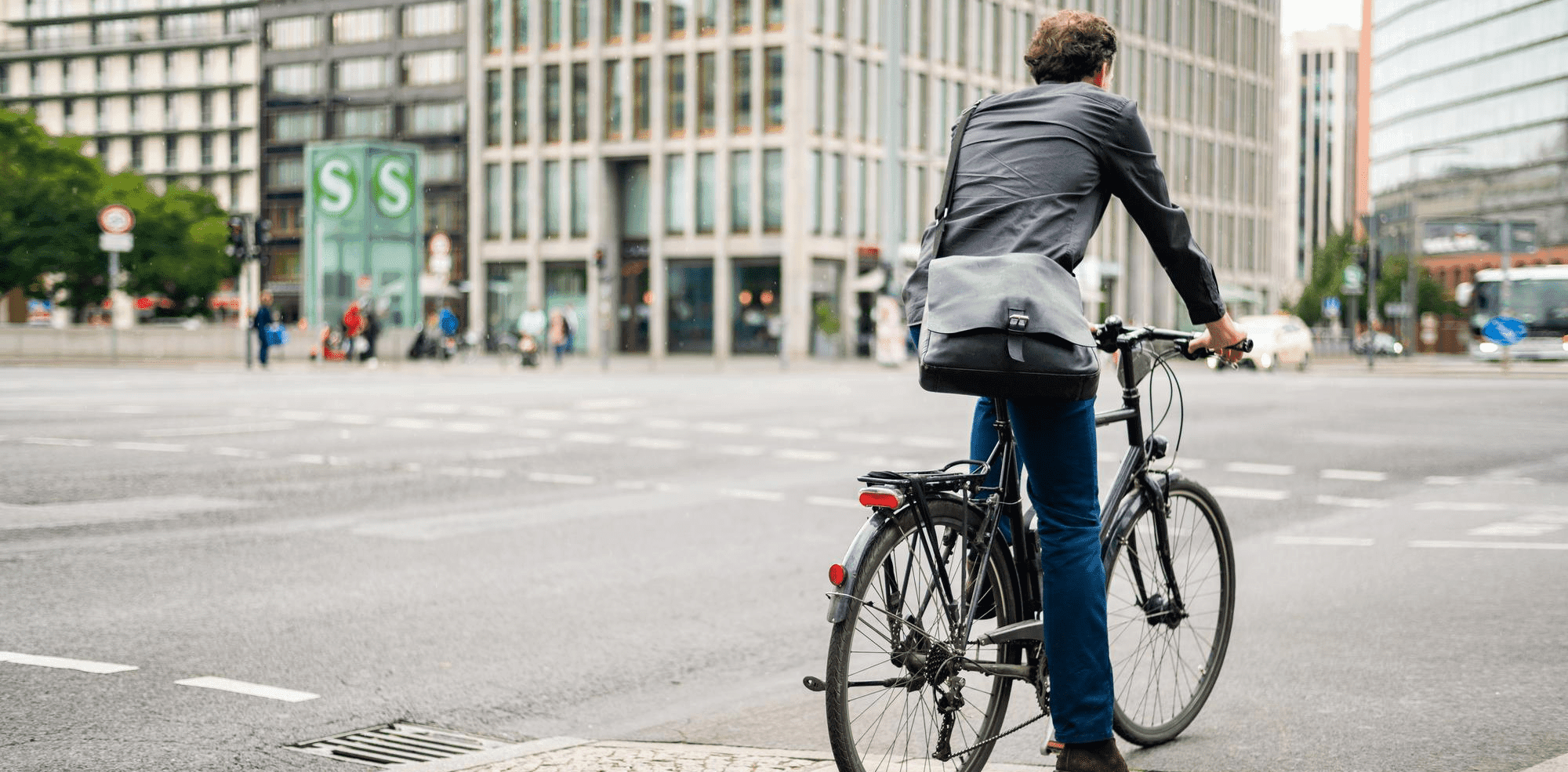 Driving Around Cyclists: How To Stay Safe - Rated Driving