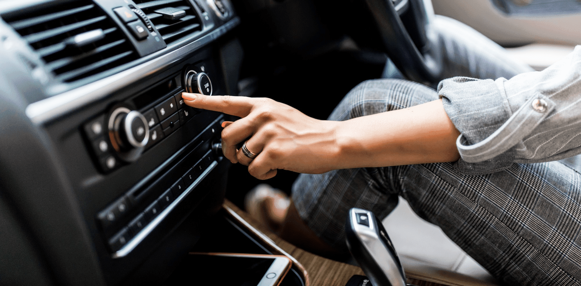 How To Drive An Automatic Car | Step-by-Step Guide - Rated Driving