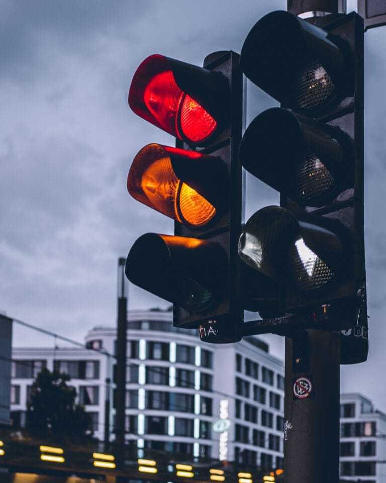 Traffic Light Sequence | Ultimate Guide - Rated Driving