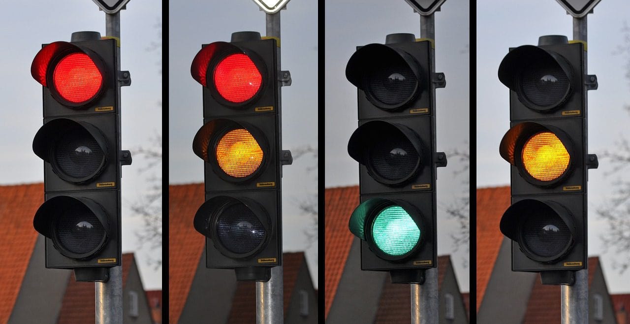Traffic Light Sequence | Ultimate Guide - Rated Driving