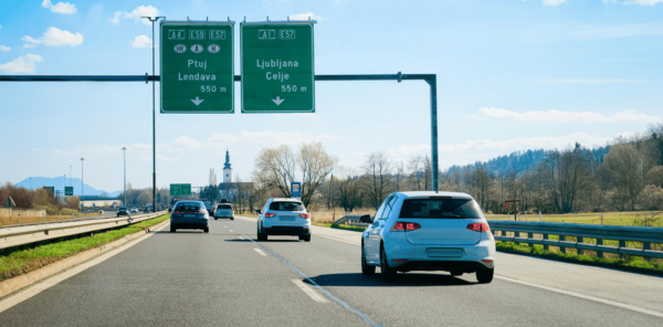 How-To Guide: Changing Lanes Safely - Rated Driving