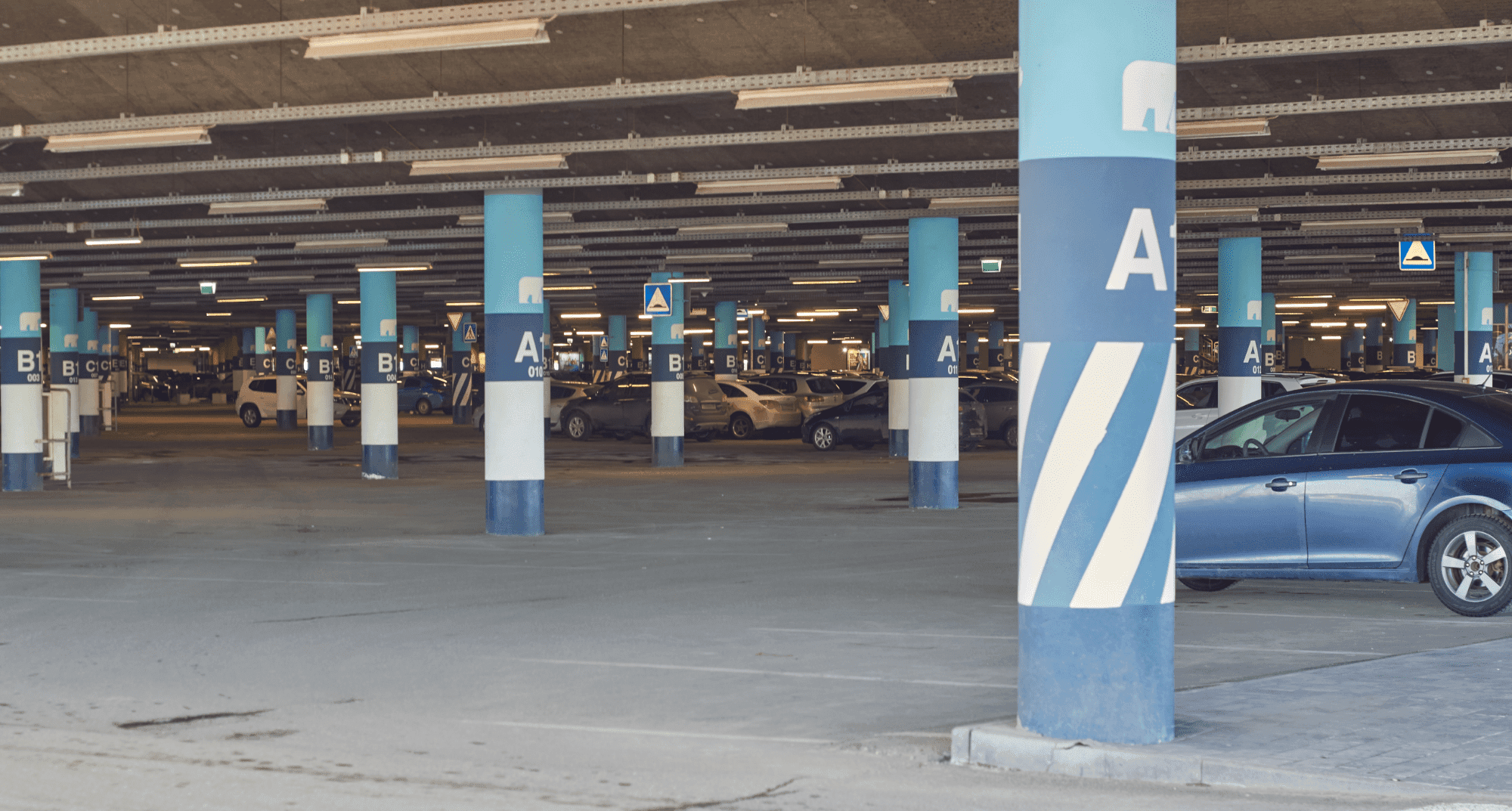 Reversing Into A Parking Bay - Ultimate Guide - Rated Driving